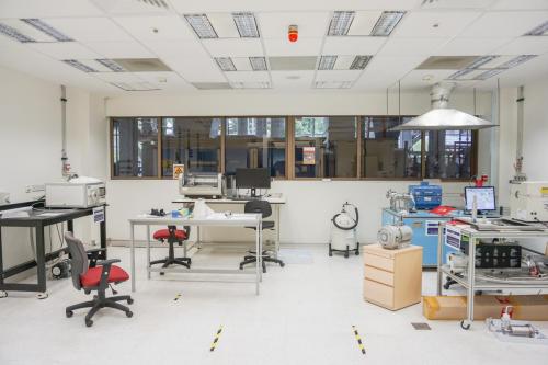 Laboratories - Centre for Advanced 2D Materials | Centre for Advanced ...