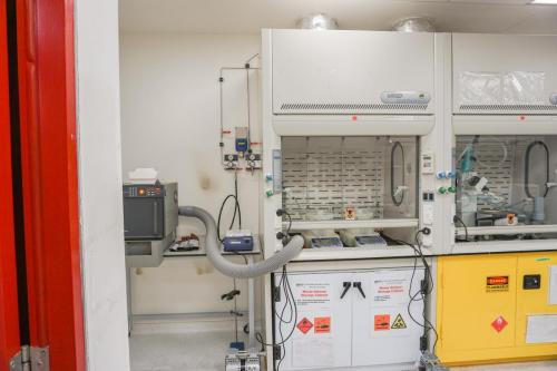 Laboratories - Centre for Advanced 2D Materials | Centre for Advanced ...